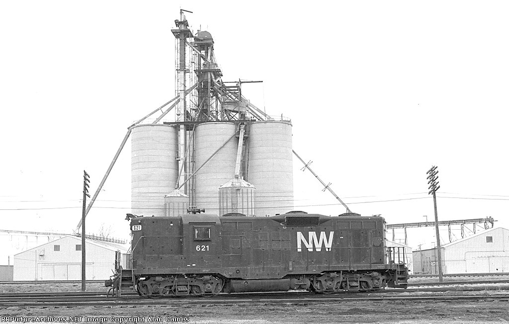 N&W GP-9 621
